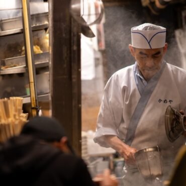Themed Cafes in Osaka – From Bear Paws to Anime Characters